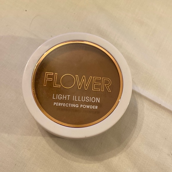 Flower | Makeup | Flower Light Illusion Perfecting Powder Mocha D3 New ...